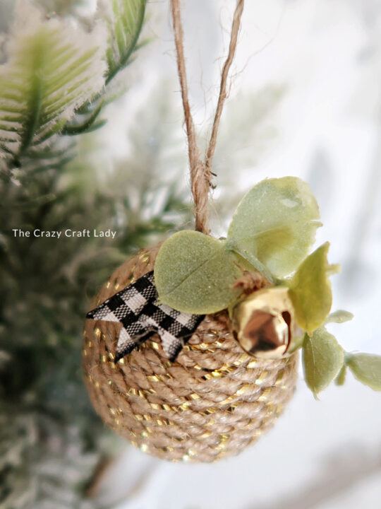 34 Christmas Upcycle Crafts (Thrifty Easy & Fun!)