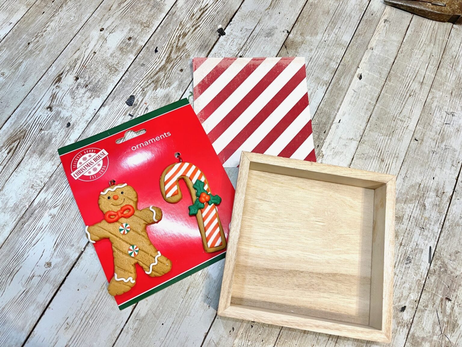 Creative Gingerbread Crafts + DIY Christmas Decor - The Crazy Craft Lady